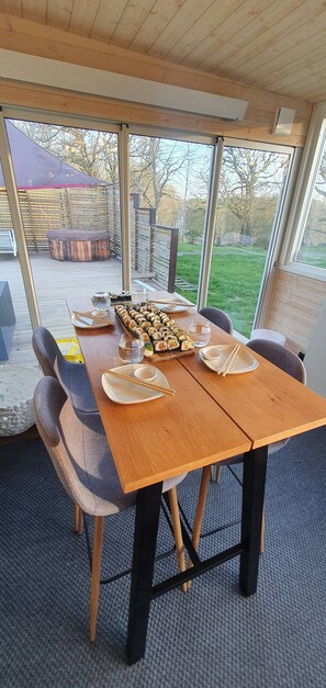 Casa, 3 quartos, fumadores, varanda | Sala de jantar