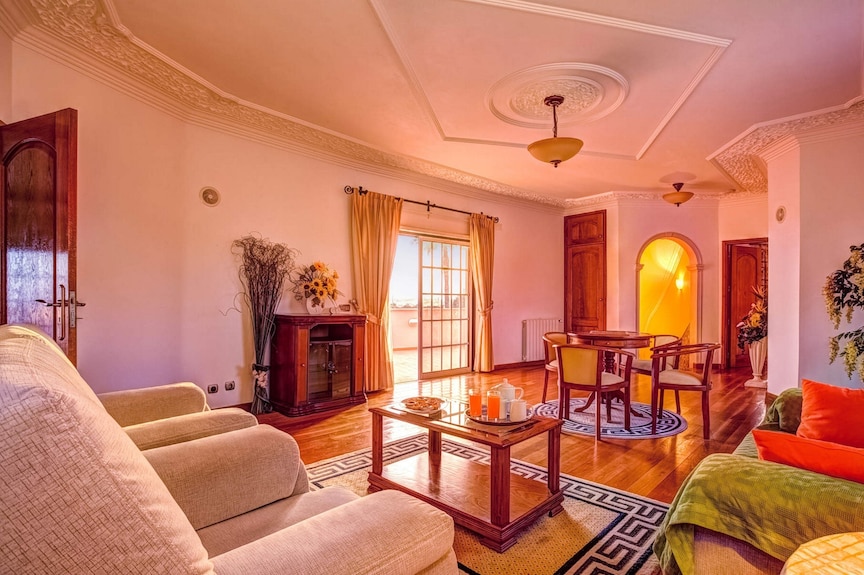 Vacation Home With Spacious Pool - District de Faro