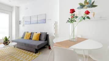 Dúplex, 1 quarto, vista parcial para o mar | Interior