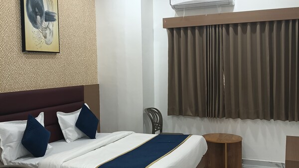 Hotel Rose Prime - Anand