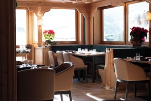 3 restaurantes, pequenos-almoços servidos, cozinha italiana 