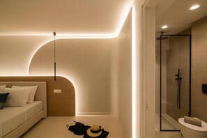 Vila luxo, piscina particular, vista para o mar | Banheiro | Chuveiro, chuveiro com efeito de chuva, produtos de toalete grátis 