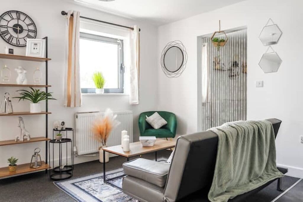 Modern 1-bed Apartment With Parking Near Heathrow - Slough