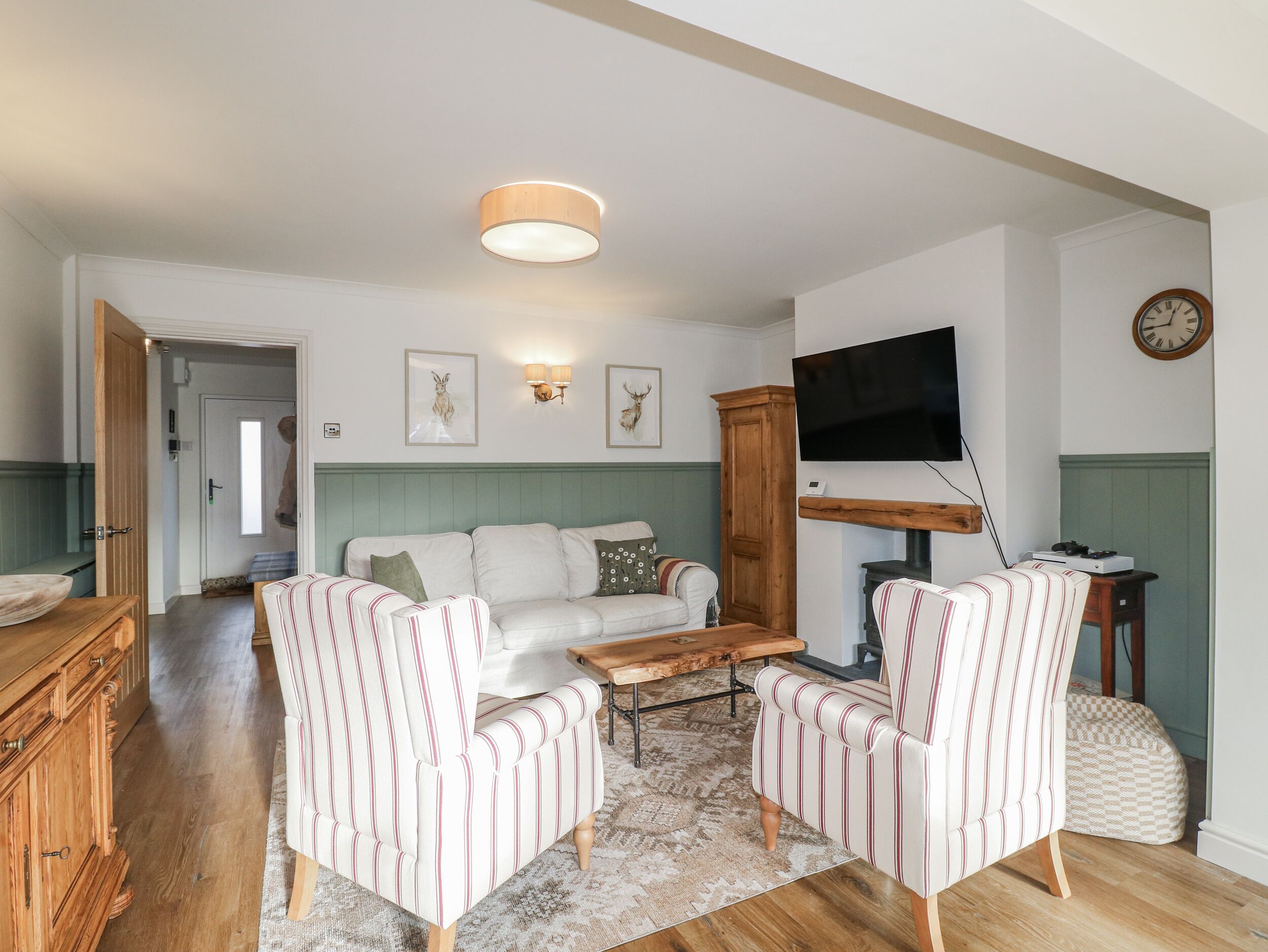 Parkfields Cottage, Family Friendly, With A Garden In Uttoxeter - Uttoxeter