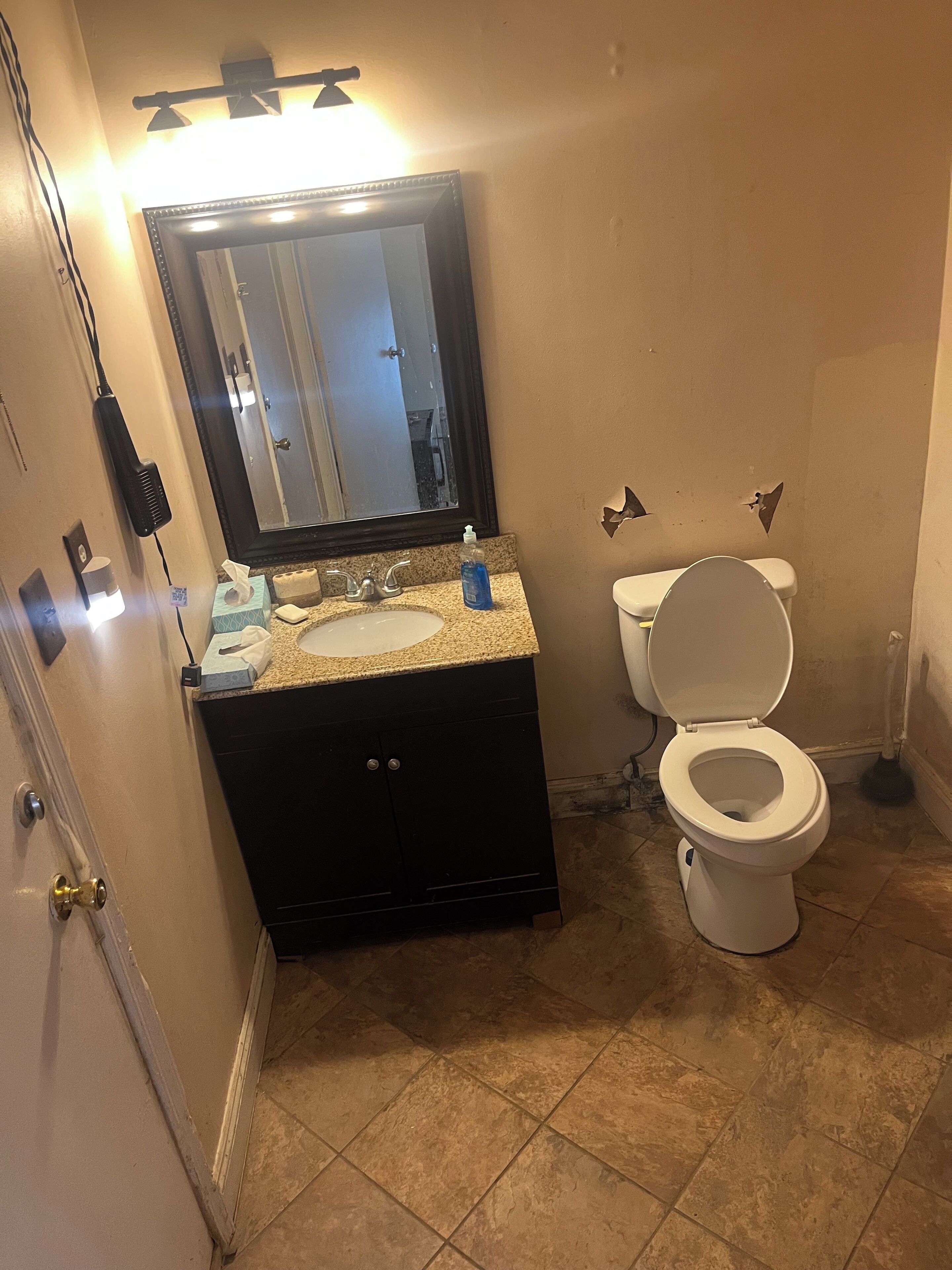 Tranquil 2-bedroom Farmhouse With Indoor And Outdoor Arena With Trails!!! - Clinton, MD