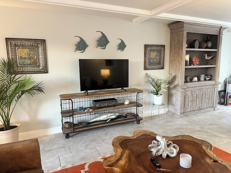 New To Market! Completely Remodeled, Convenient To Beach/downtown, Walk 2 Marina - Tropicana Field St. Petersburg