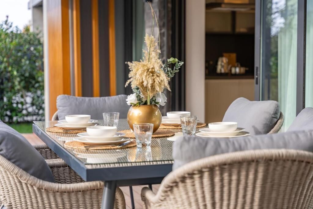 Villa Deluxe, vista parcial para o mar | Refeições ao ar livre