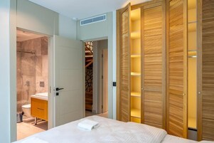 Quartos à prova de som, ferros/tábuas de passar roupa, Wi-Fi de cortesia
