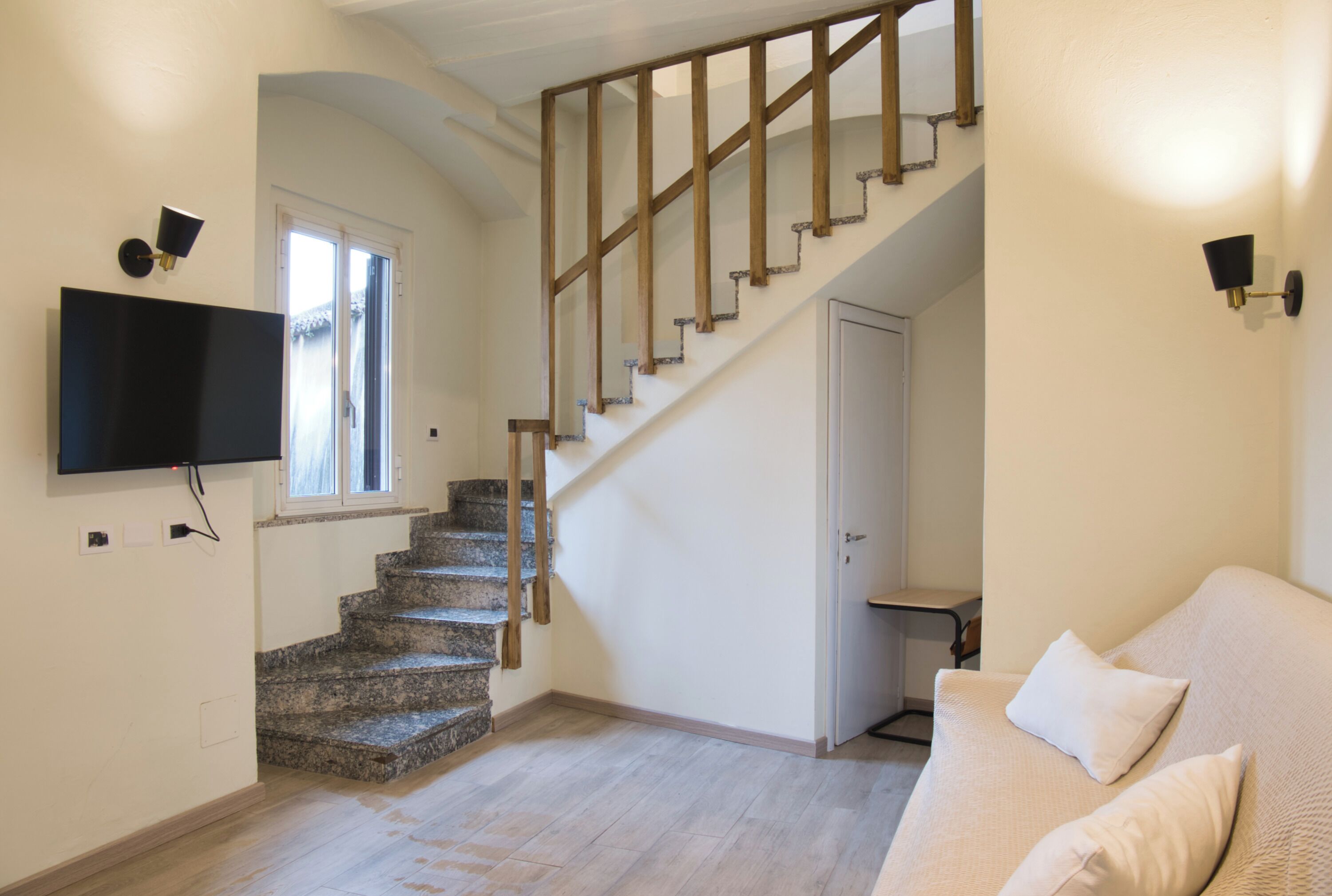 Cozy Home Away - Deux Chambres Maison, Couchages 6 - Lecco