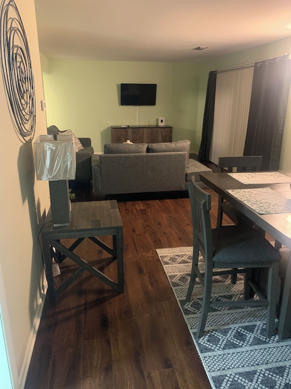 Beautiful- Quiet -Secure 2-bedroom Condo With Ac In Charming Battle Creek - Battle Creek, MI