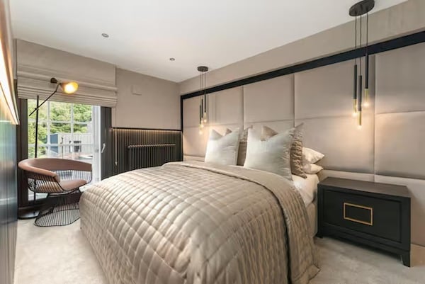 Near Transport - Fireplace - Wifi - Sleeps 2 - Edinburgh