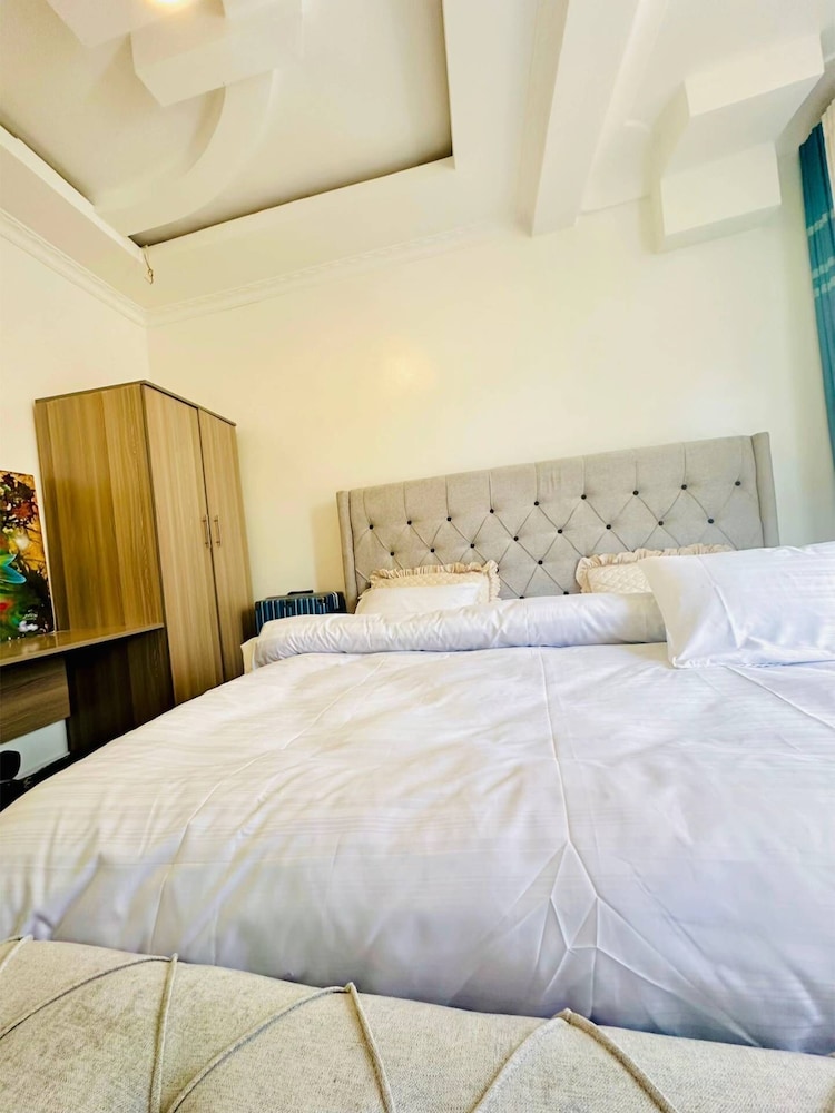 Apartment 4 - El Classico Apartments Reviews, Deals & Photos 2026 - Stayz