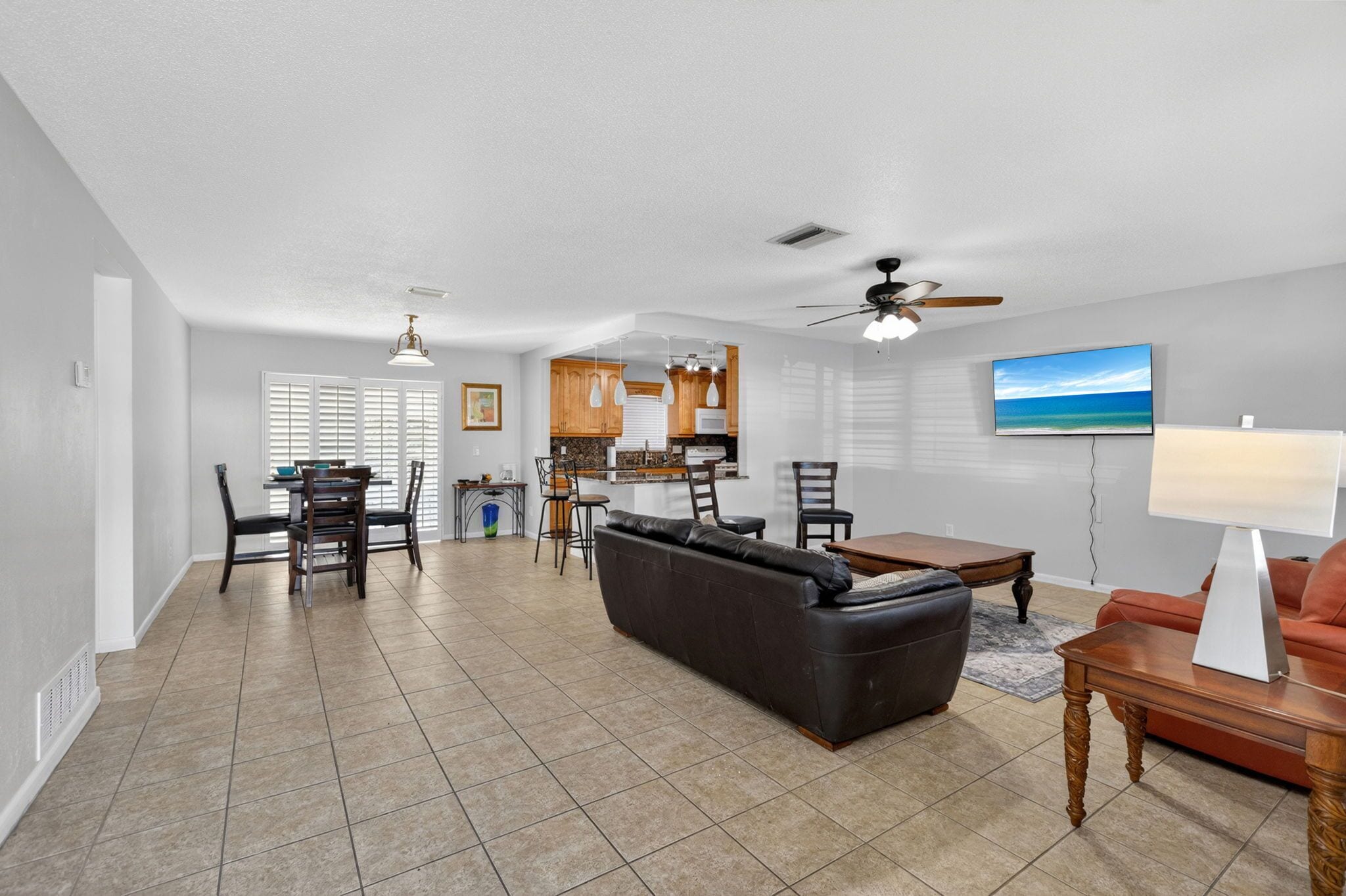 Modern Executive Stay At 211 South Lake Drive  Lehigh Acres, Fl - Lehigh Acres, FL