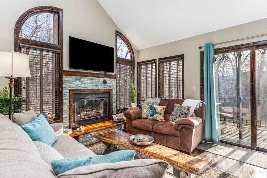 Luxury, Golf-themed Townhome - Illinois