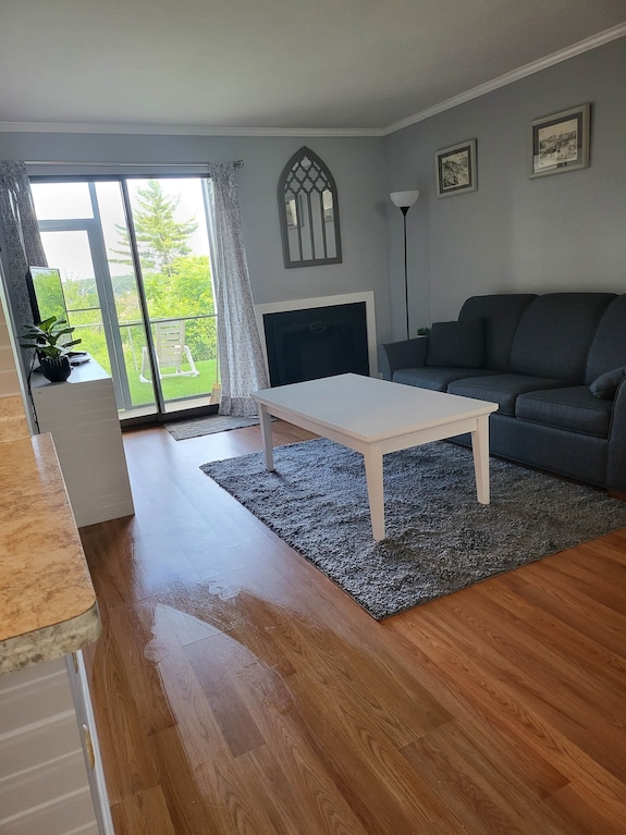 Cute 2 Bdrm Condo Walking Distance To Weirs Beach - Weirs Beach, NH