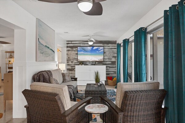 Oxford Oasis - Sarasota, FL