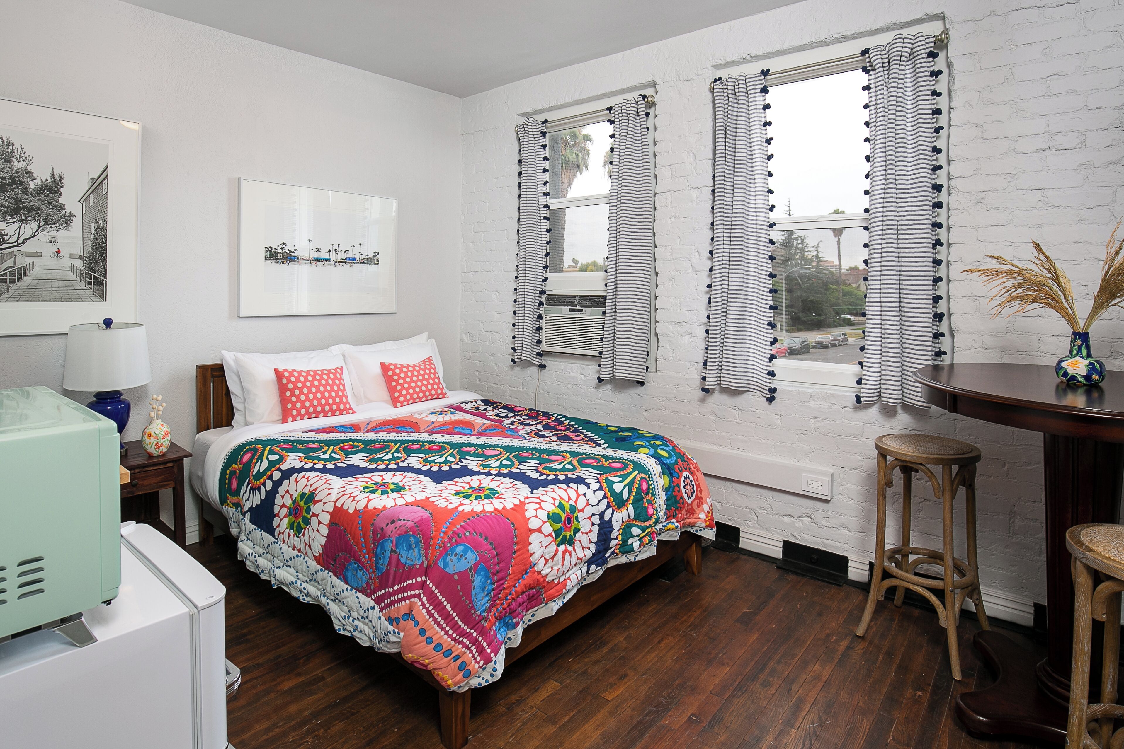 A Cozy Retreat In The Heart Of Central La - Downey, CA