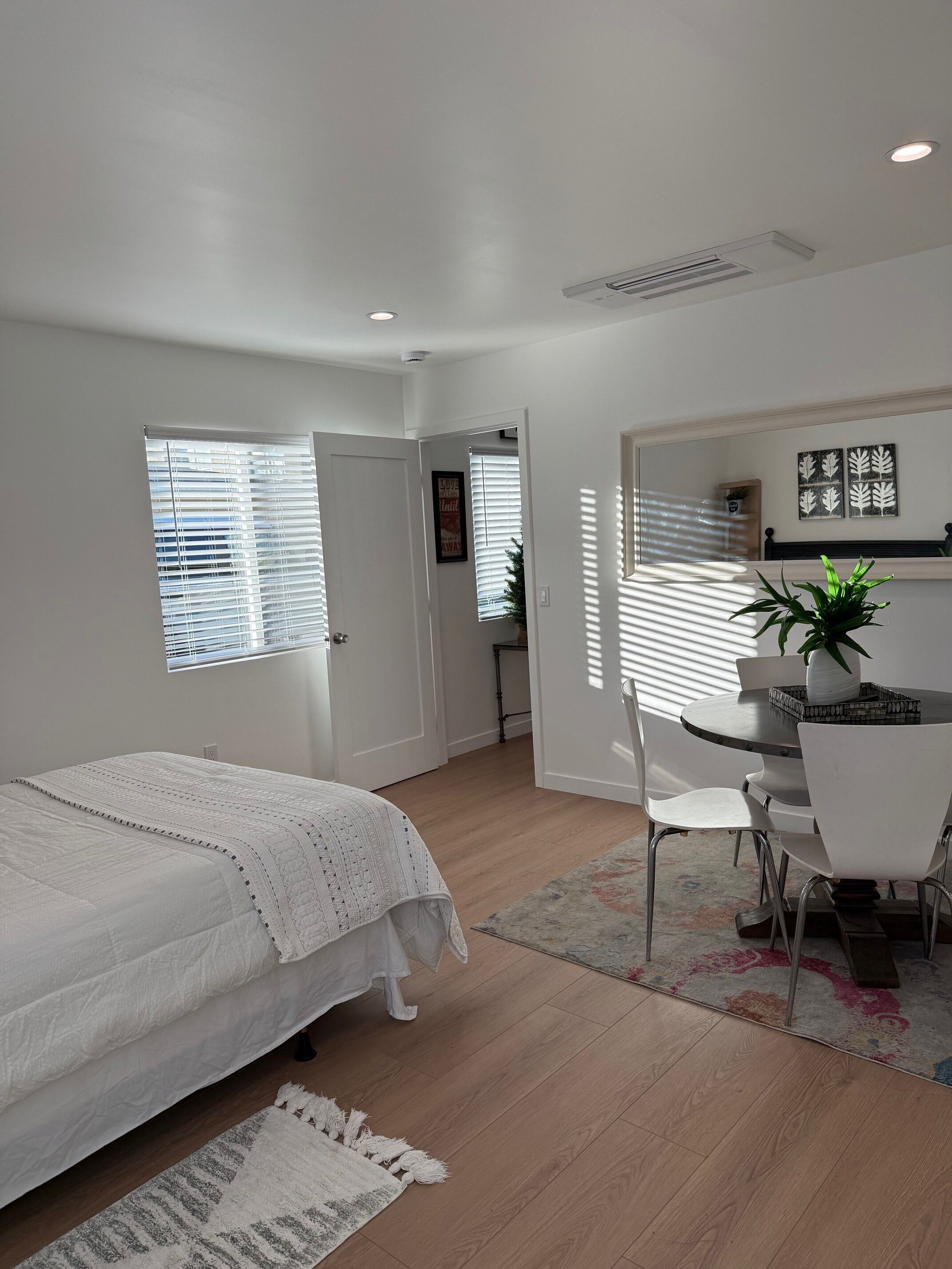 Cozy 2-bedroom House In Perfect Carson With Cool Ac - Carson, CA