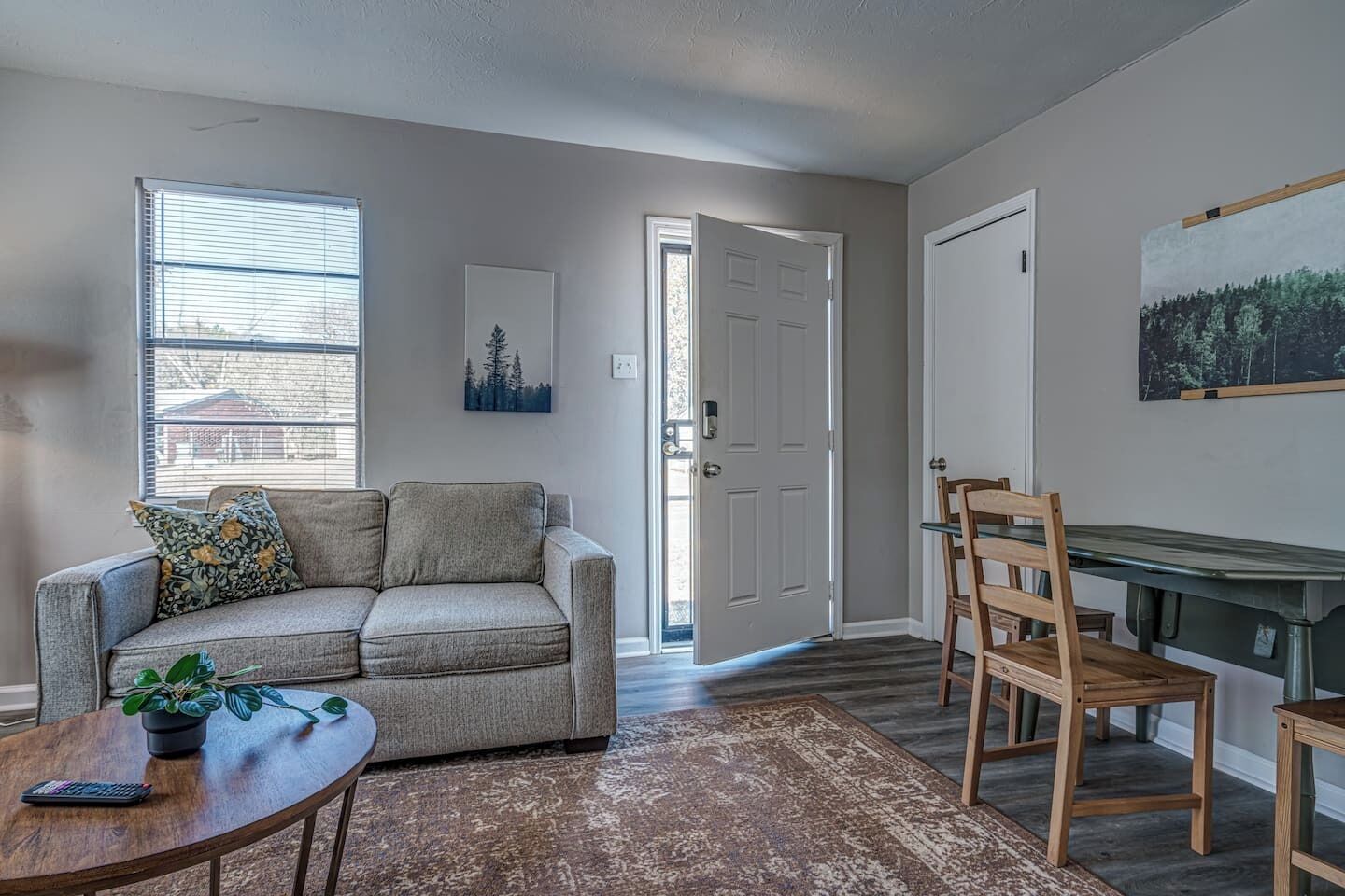 Serene Simplicity: Close To I-55 Graceland Airport - Southaven, MS