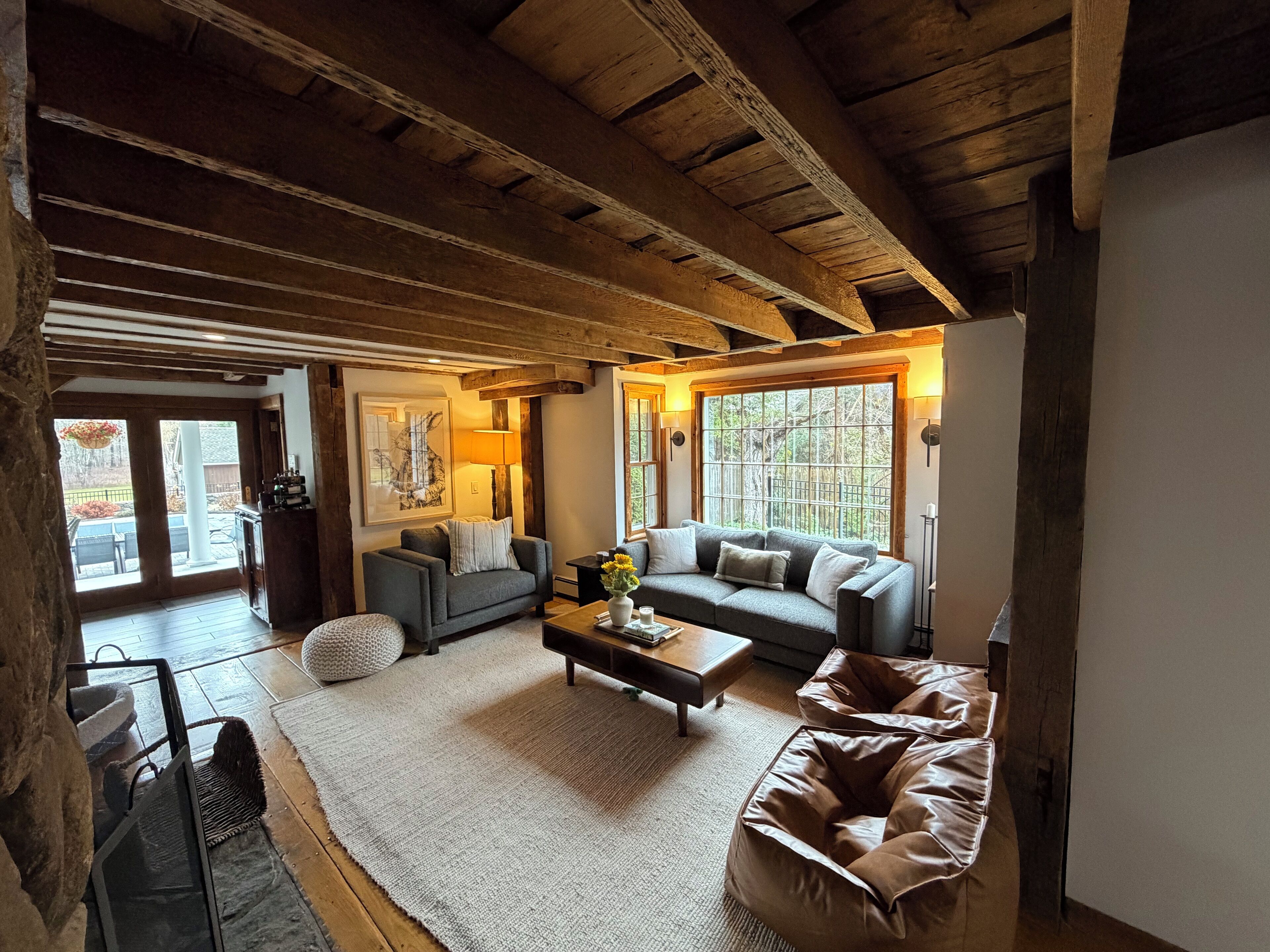 Farmhouse From 1800 Modernized To Feel Like Home! - Connecticut