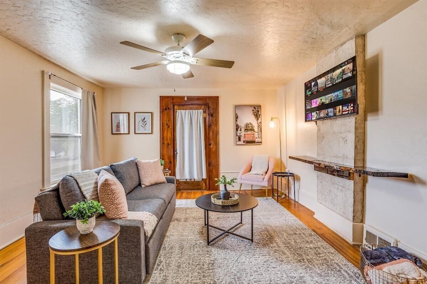 Safe Area W/ Balcony - Great For Travel Nurses - Wichita