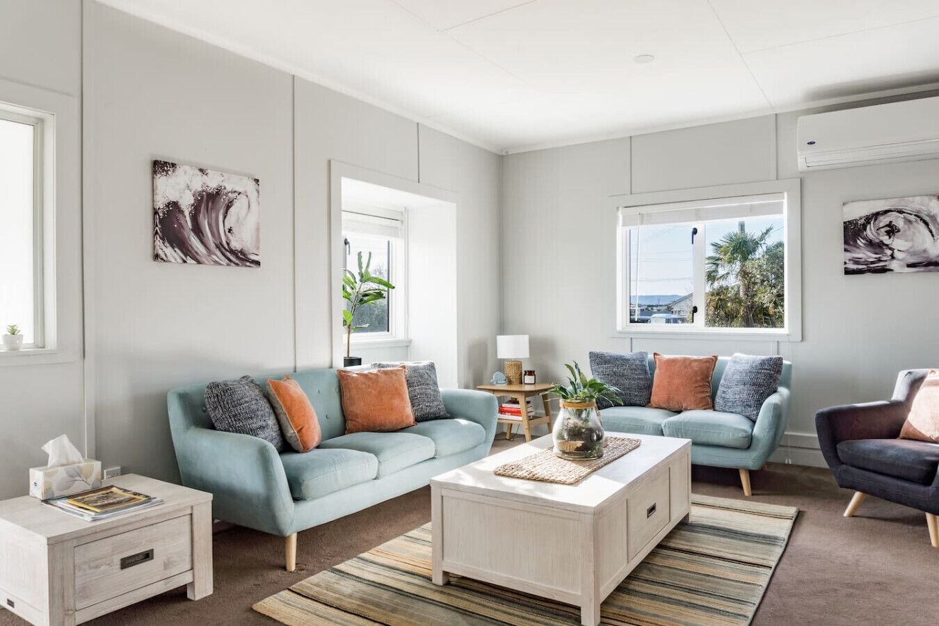 Left Break  Easy Family Escape - Raglan