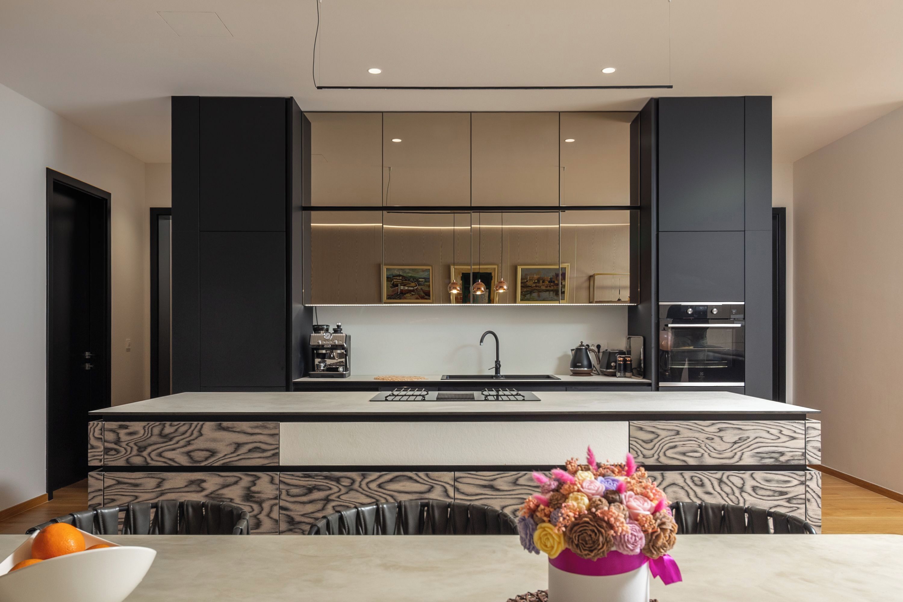 Villa Familiar, vários quartos, 2 casas de banho (Villa Miracle) | Cozinha privada | Um frigorífico, um micro-ondas, um forno, uma placa de cozinha 