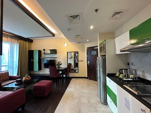 Apartamento superluxo, 1 quarto | Escrivaninha, cortinas blackout, Wi-Fi de cortesia, roupa de cama