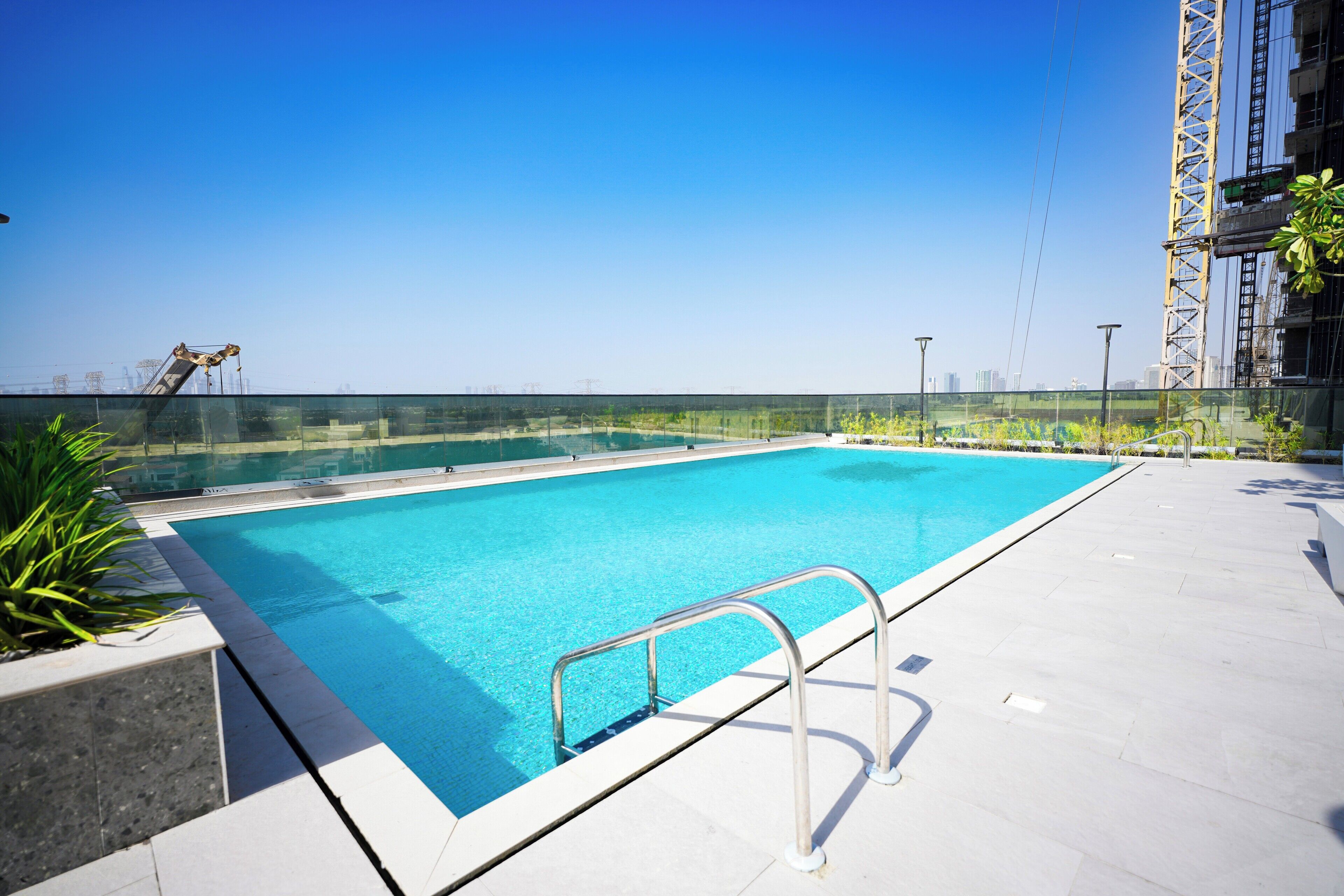 Apartamento Deluxe, Vista para a cidade | Piscina exterior | Piscina exterior 