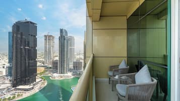 Berços grátis, Wi-Fi de cortesia, roupa de cama