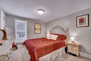 Casa Familiar, vista para a colina | Secretária, secretária adequada para computadores portáteis 