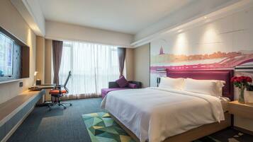 Quarto Individual, 1 cama queen-size, Vista para a cidade | Cortinas/cortinados opacos, ferro/tábua de engomar, Wi-fi grátis