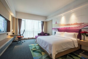 Quarto solteiro, 1 cama Queen, vista para a cidade | Cortinas blackout, ferros/tábuas de passar roupa, Wi-Fi de cortesia