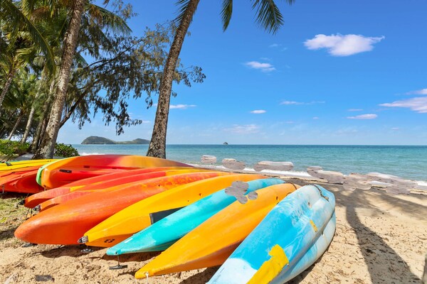 Bedrock Palm Cove I Private Pool I Sea Views I Family Retreat - Cairns