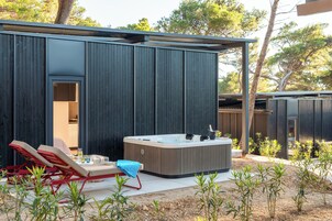 Suíte estúdio com design assinado, varanda | Terraço/pátio