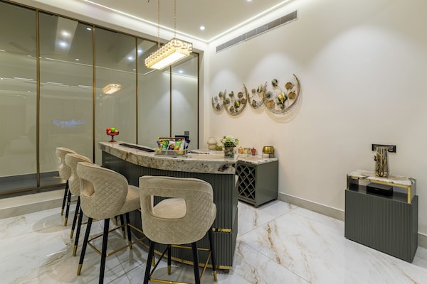 Elivaas Levante Farms 5 Bhk Villa - Delhi