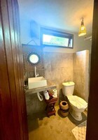 Produtos de toalete grátis, secador de cabelo, sabonete, shampoo