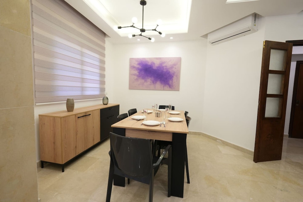 The Purple Apartment Badaro 3 Bdrm 24 7 Electric - Beirut