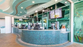 Bar à beira da piscina