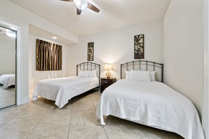 Apartamento Signature em Condomínio Fechado, 3 quartos, varanda, vista para a praia | Com decoração personalizada, com mobília individualizada 