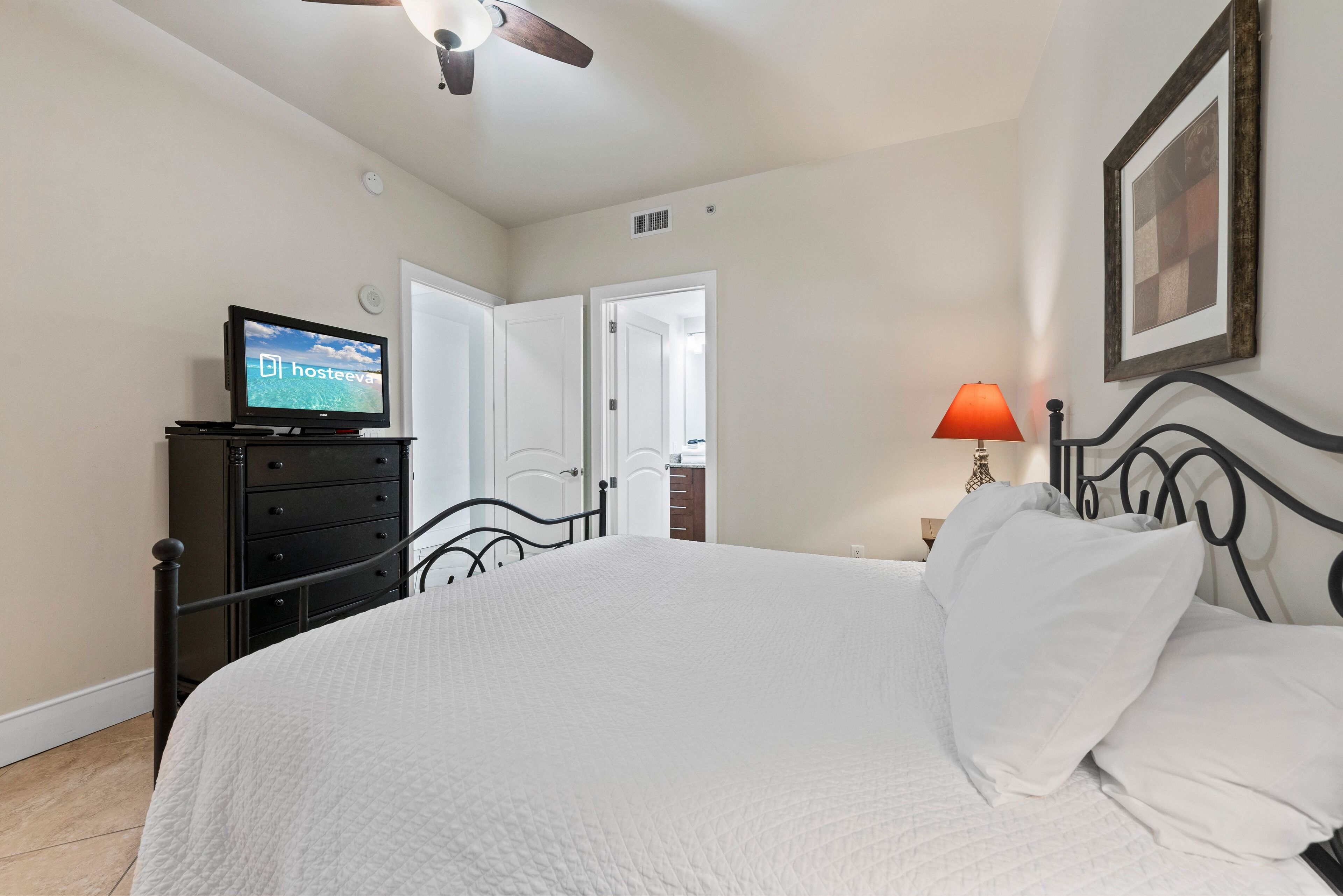 Condo com design assinado, 3 quartos, sacada, vista para a praia | Individualmente decorados, individualmente mobiliados