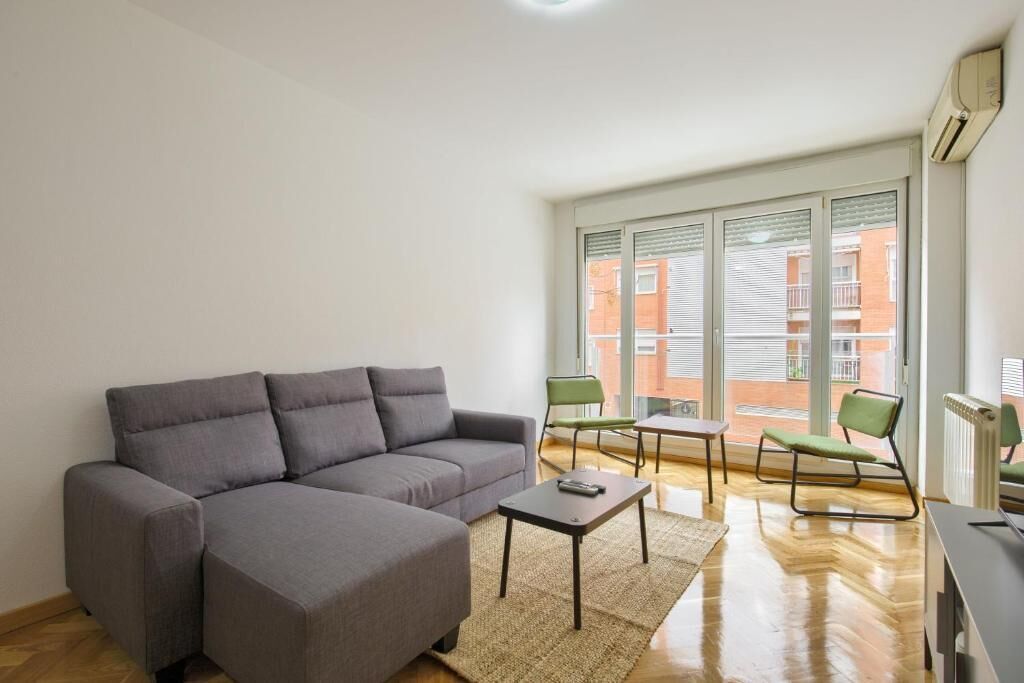 Apartamento Standard | Sala de estar | TV de ecrã plano 