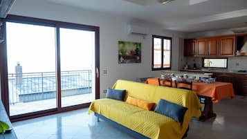 Apartamento em Condomínio Fechado, varanda | Sala de estar