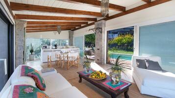 Villa, fumadores | 3 quartos