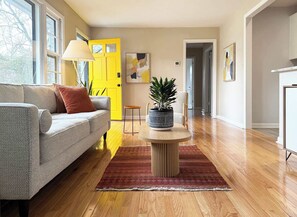 Casa, várias camas, pátio, vista para o jardim (The Yellow Door) | Sala de estar