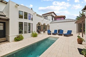 Casa, várias camas (Villa Tranquility) | Piscina | Uma piscina aquecida 