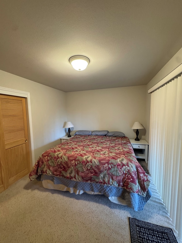 Modern-Rustic Cabin in Cold Springs . A Perfect Getaway Reviews, Deals ...