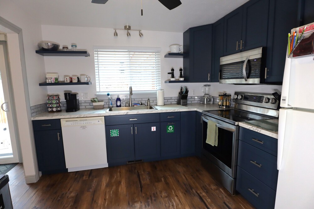 Fabulous 3-bedroom house with AC in peaceful Longmont, Colorado Reviews ...