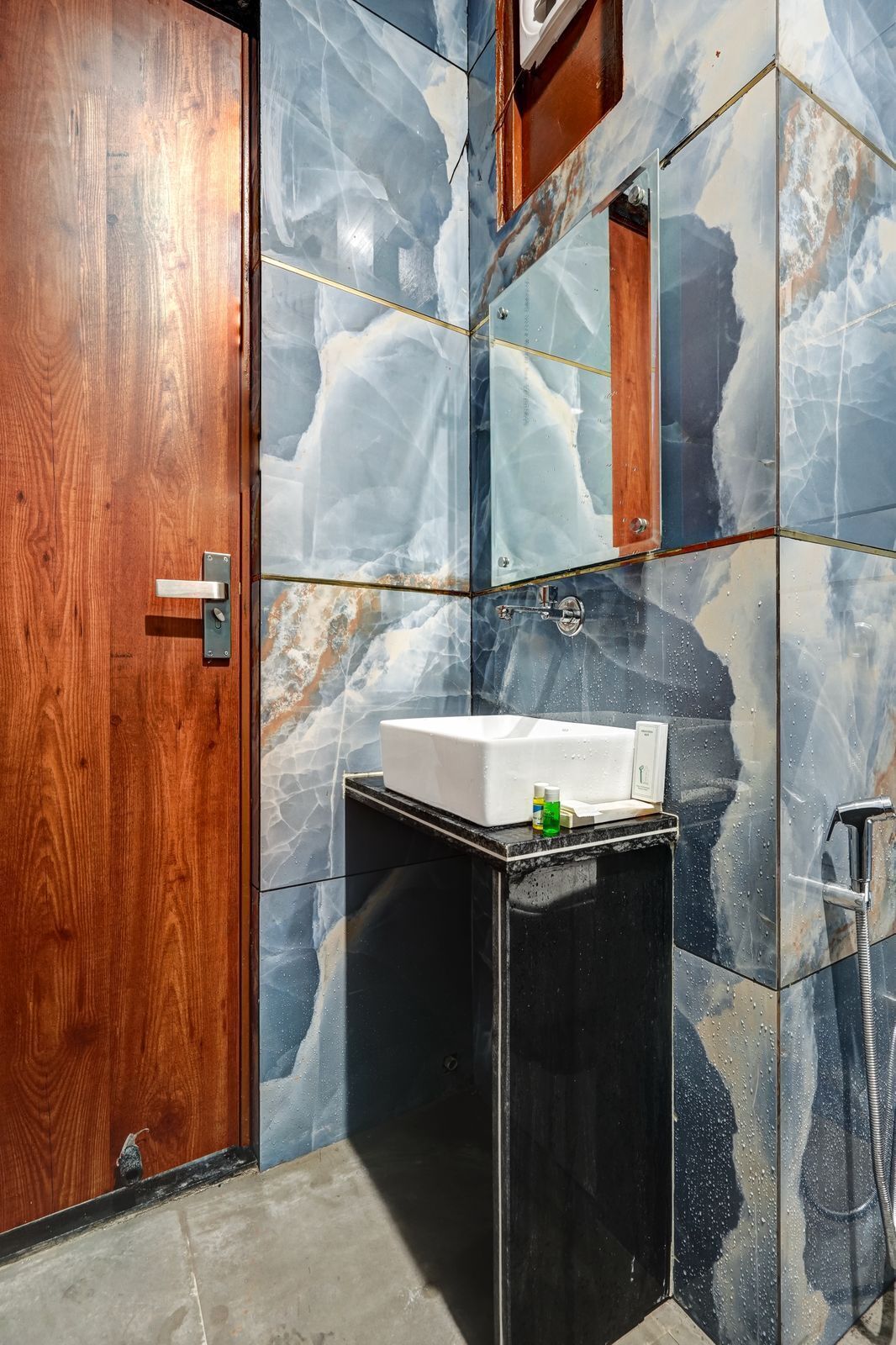 Quarto casal ou duplo clássico | Banheiro | Chuveiro, produtos de toalete grátis, chinelos, toalhas de banho