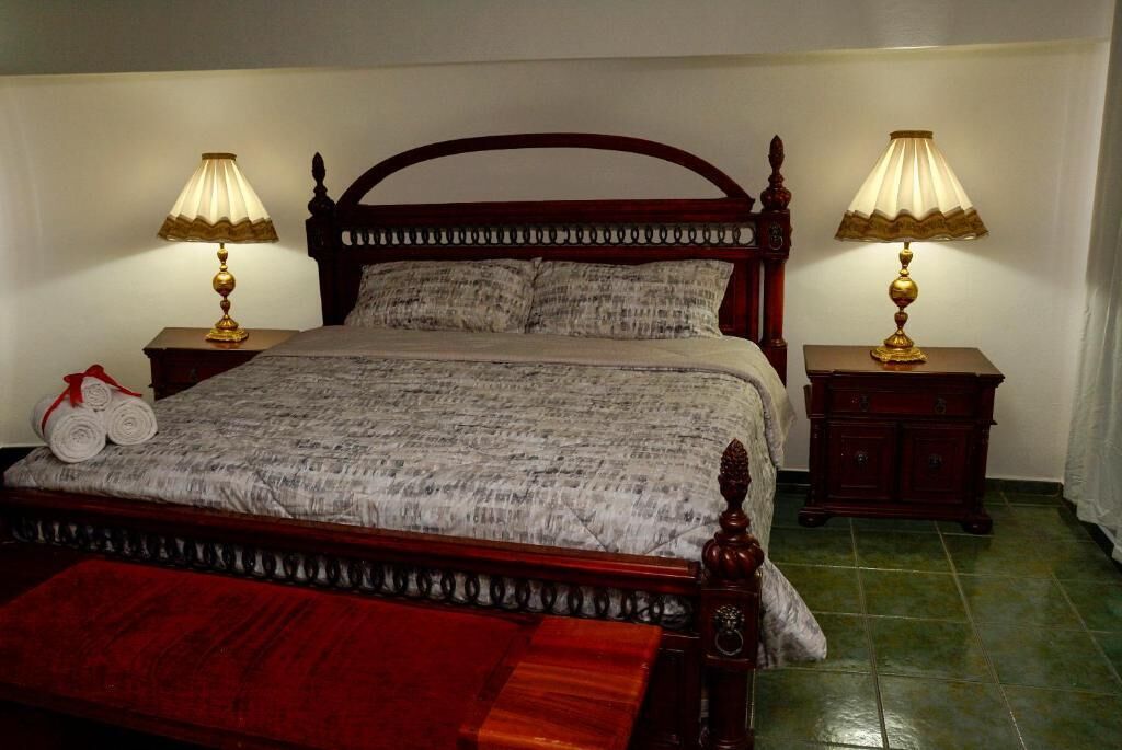 Ferro/tábua de engomar, Wi-fi grátis, roupa de cama fornecida 
